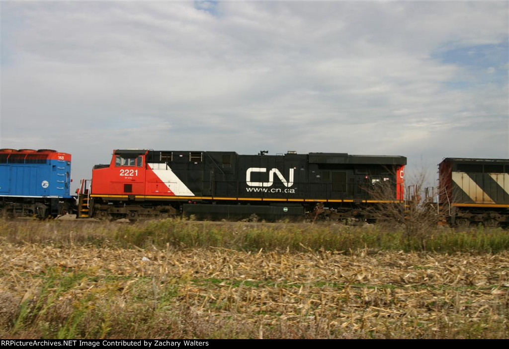 CN 2221